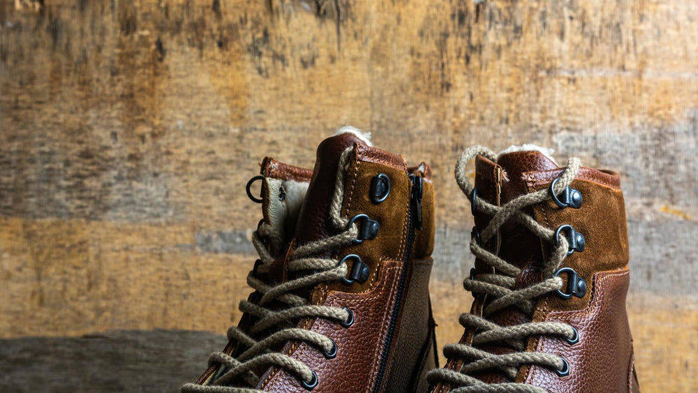 What kind of boots do carpenters wear? - EVER BOOTS CORPORATION